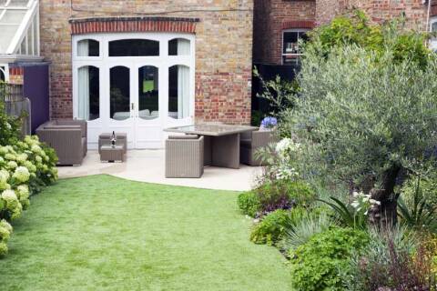 Medium Sized Garden Designs in London, by Kate Eyre